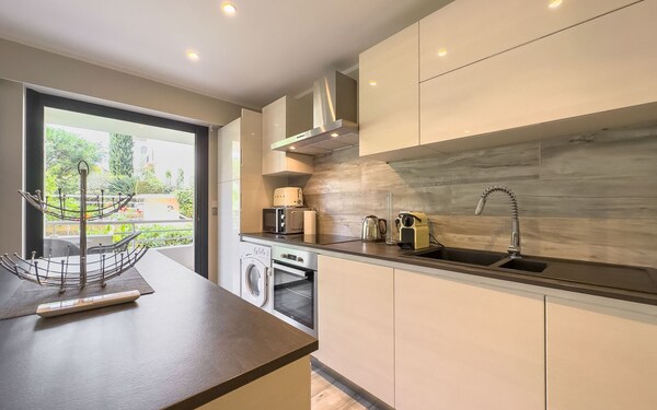 201 Le First In Cannes - ibis Cannes Centre