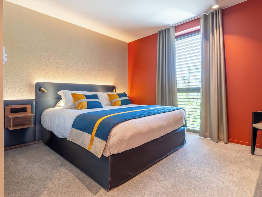 Quarto Duplo ou Twin Standard | Roupa de alta qualidade, camas de colchão pillowtop, minibar