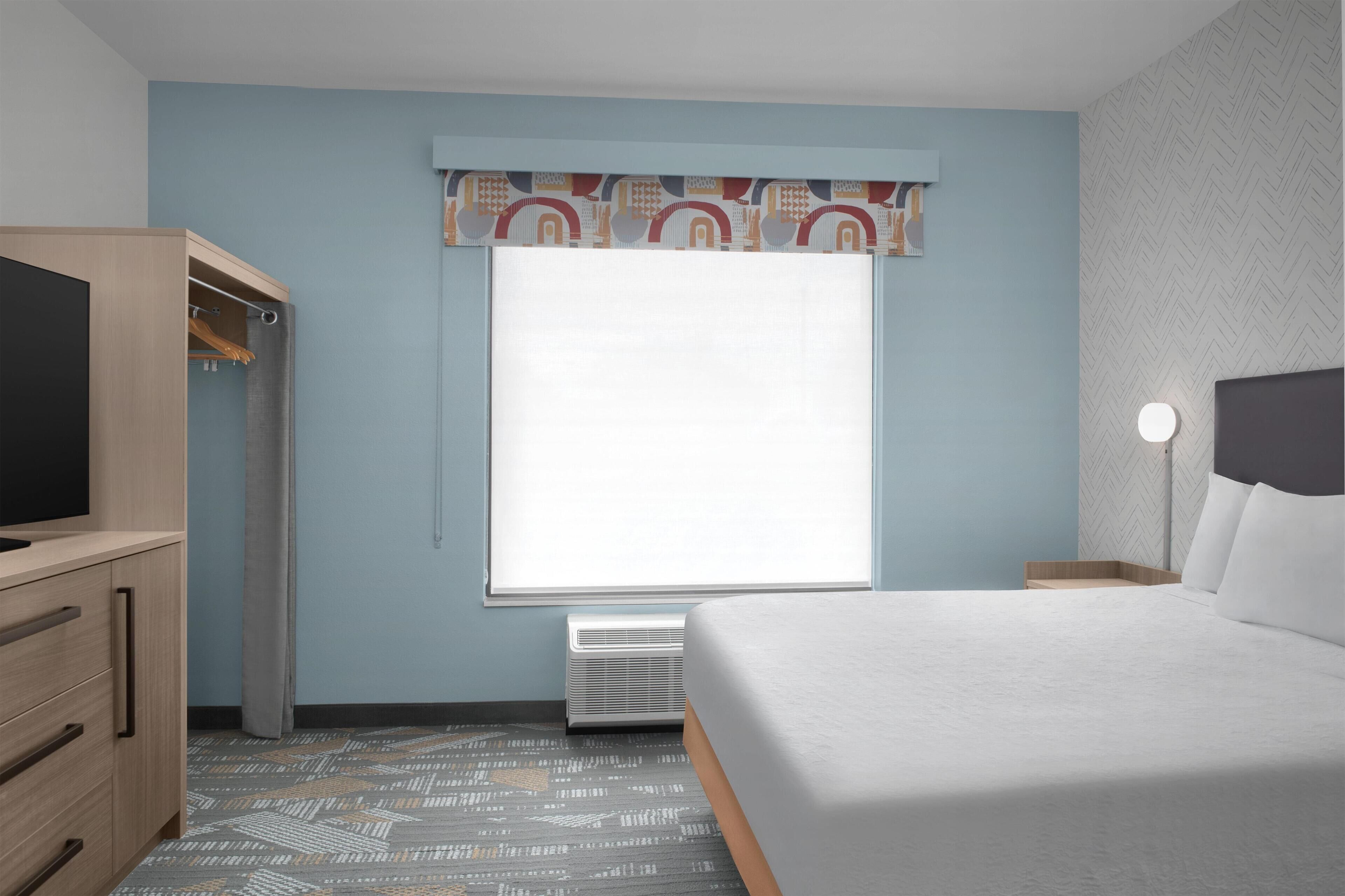 Suite, 1 quarto | Secretária, secretária adequada para computadores portáteis 