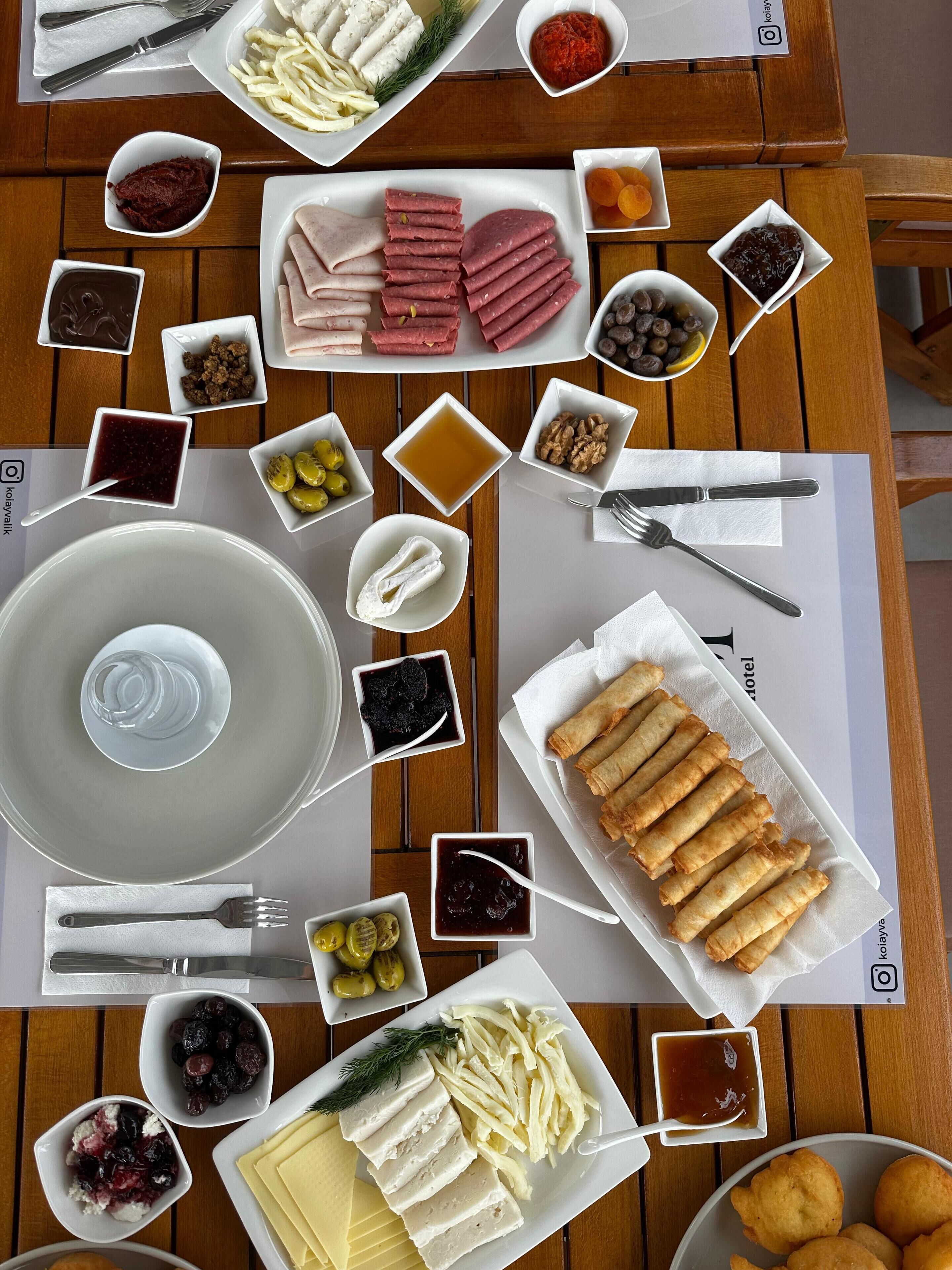 Pequeno-almoço tipo buffet diário incluído 