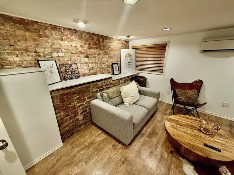 Quiet & Cozy Historic Basement Apt In Downtown Slc - Salt Lake City, UT