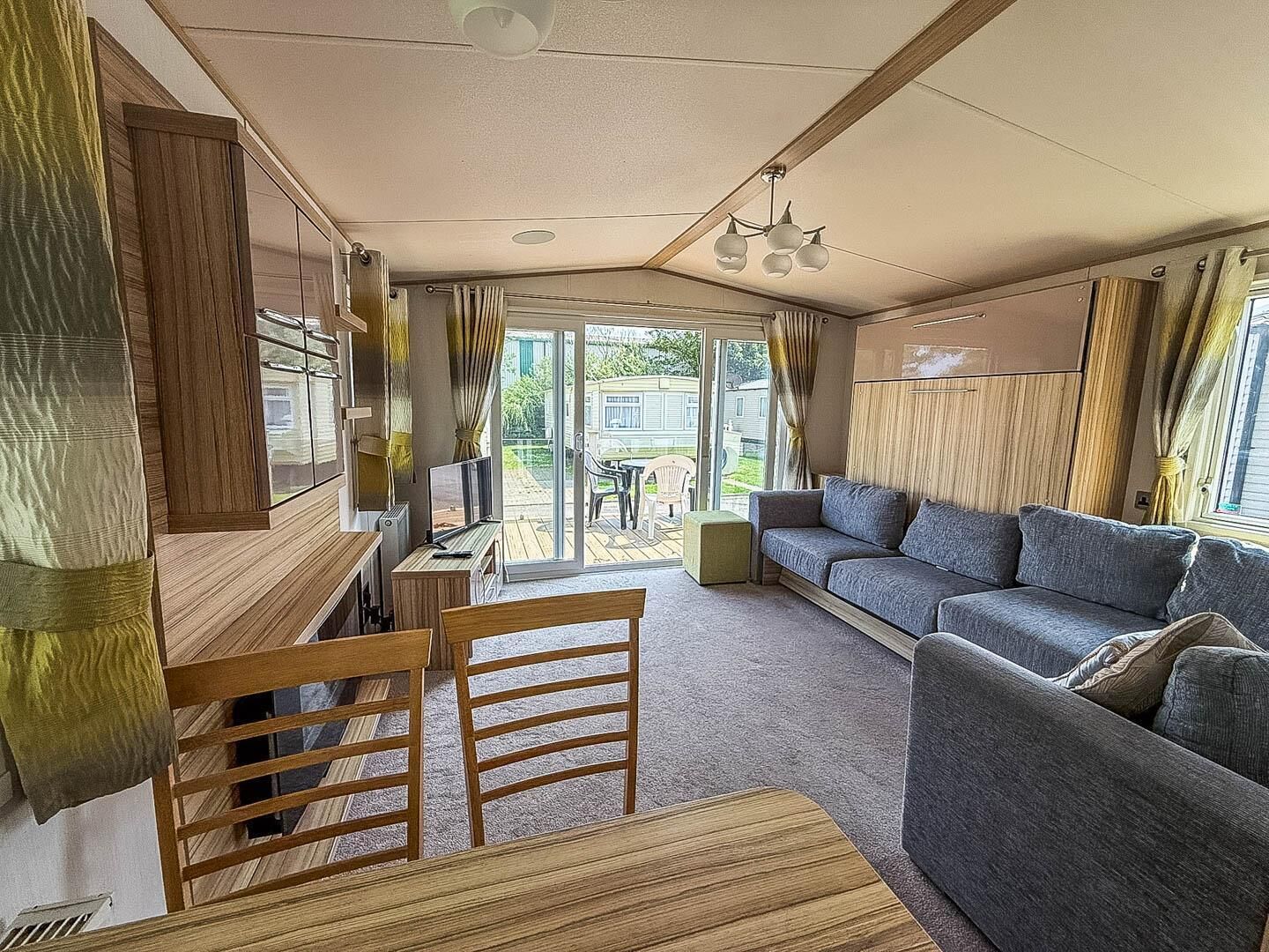 Lovely 8 Berth Caravan For Hire On Skipsea Sands Park In Yorkshire Ref 41197wf - Yorkshire