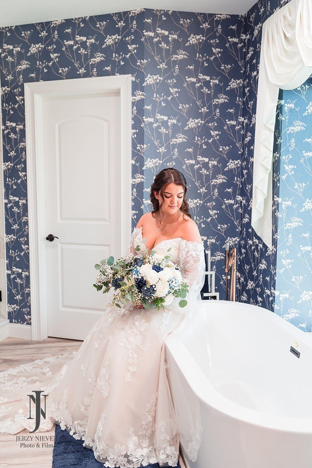 Ballroom On The Lake Is A Lakeside Venue, Perfect For Ceremonies And Receptions - Lake Harney, FL