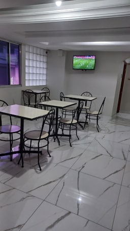 Restaurante. Hotel mustang