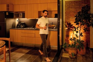 Smart TV de 65 polegadas com canais digitais