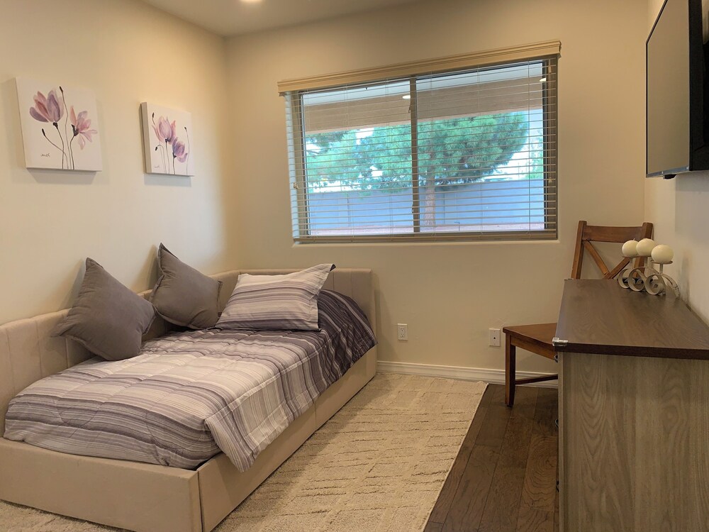 El Nido del Sol Great Location 4 bdrms close to Intel Rust Medical ...