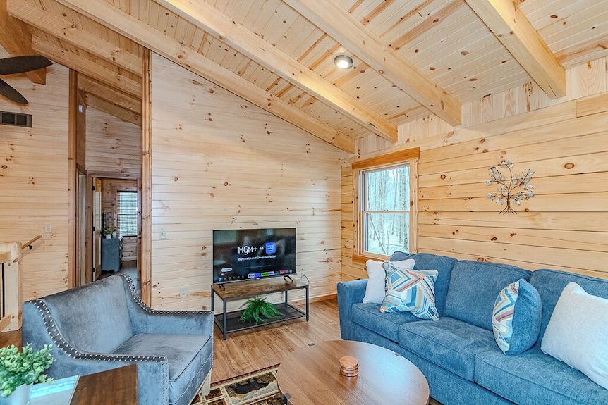 Peaceful 3br Cabin Retreat W/hot Tub-near Wineries, Geneva-on-the-lake & Spire - Lake Erie, PA