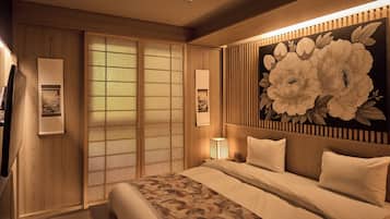 Quarto duplo em estilo japonês | Roupa de alta qualidade, minibar, Wi-fi grátis, roupa de cama fornecida