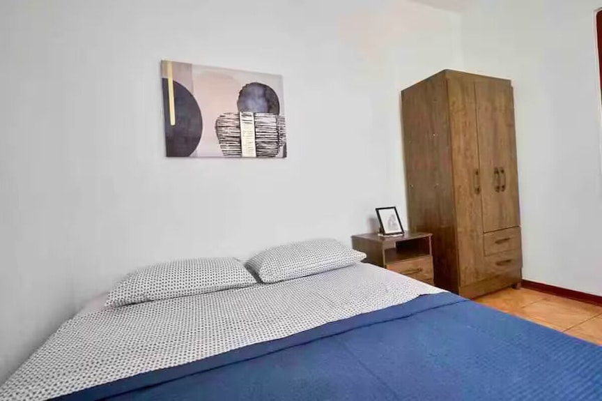 Amplio Y En Céntrica Urbanización, Segundo Piso - Trujillo, Peru