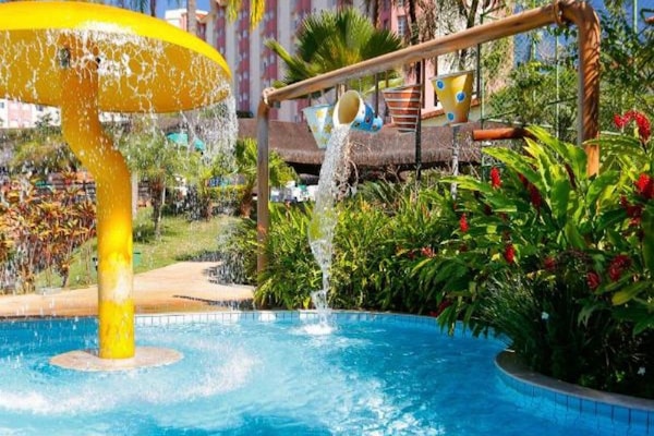 7 piscinas externas, barracas de cortesia, espreguiçadeiras