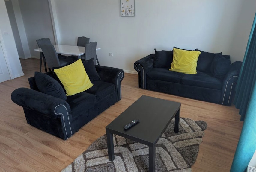 Enbrook Valley House - 3 Bedrooms, Folkestone - Folkestone