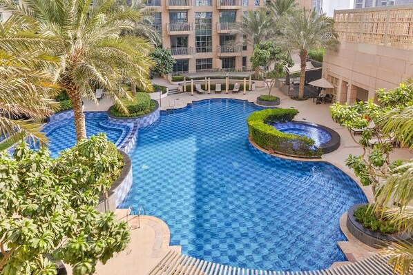Blueground | Downtown Dubai, pool, nr Burj Khalifa Reviews, Deals ...