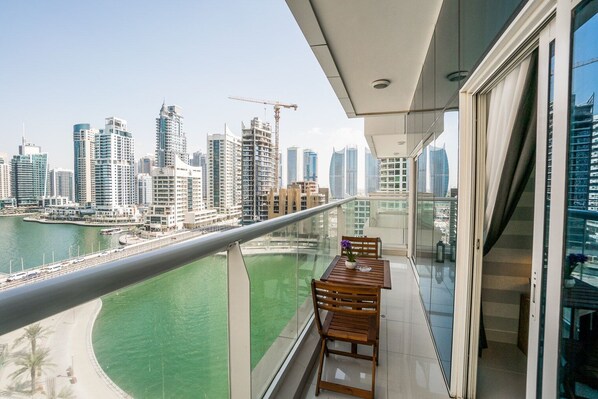 Blueground | Dubai Marina, pool, nr Marina Reviews, Deals & Photos 2026 ...