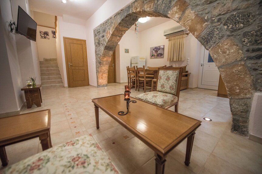 Casa Betini | Charming Traditional Maisonette With Jacuzzi & Stunning Bay Views - Elounda