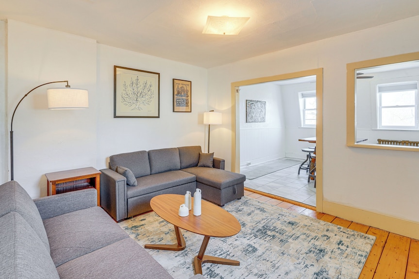 1 Mi To Dtwn: Schenectady Apt In Stockade District - Clifton Park, NY