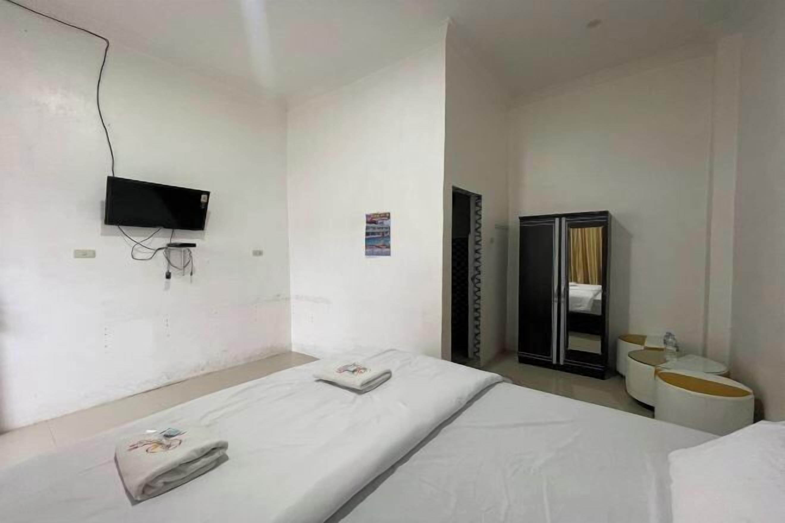 Secretária, Wi-fi grátis, roupa de cama fornecida 