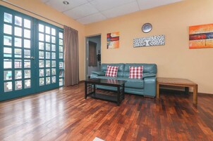 Área de estar no saguão