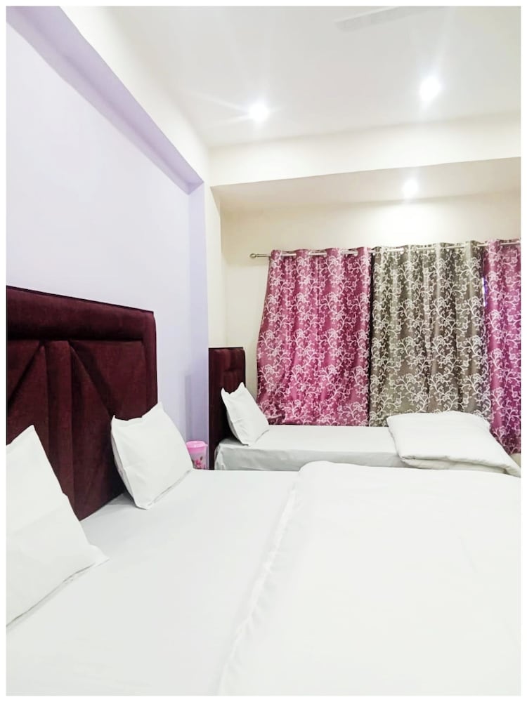 Hotel Dixit Residency Vrindavan - Vrindavan