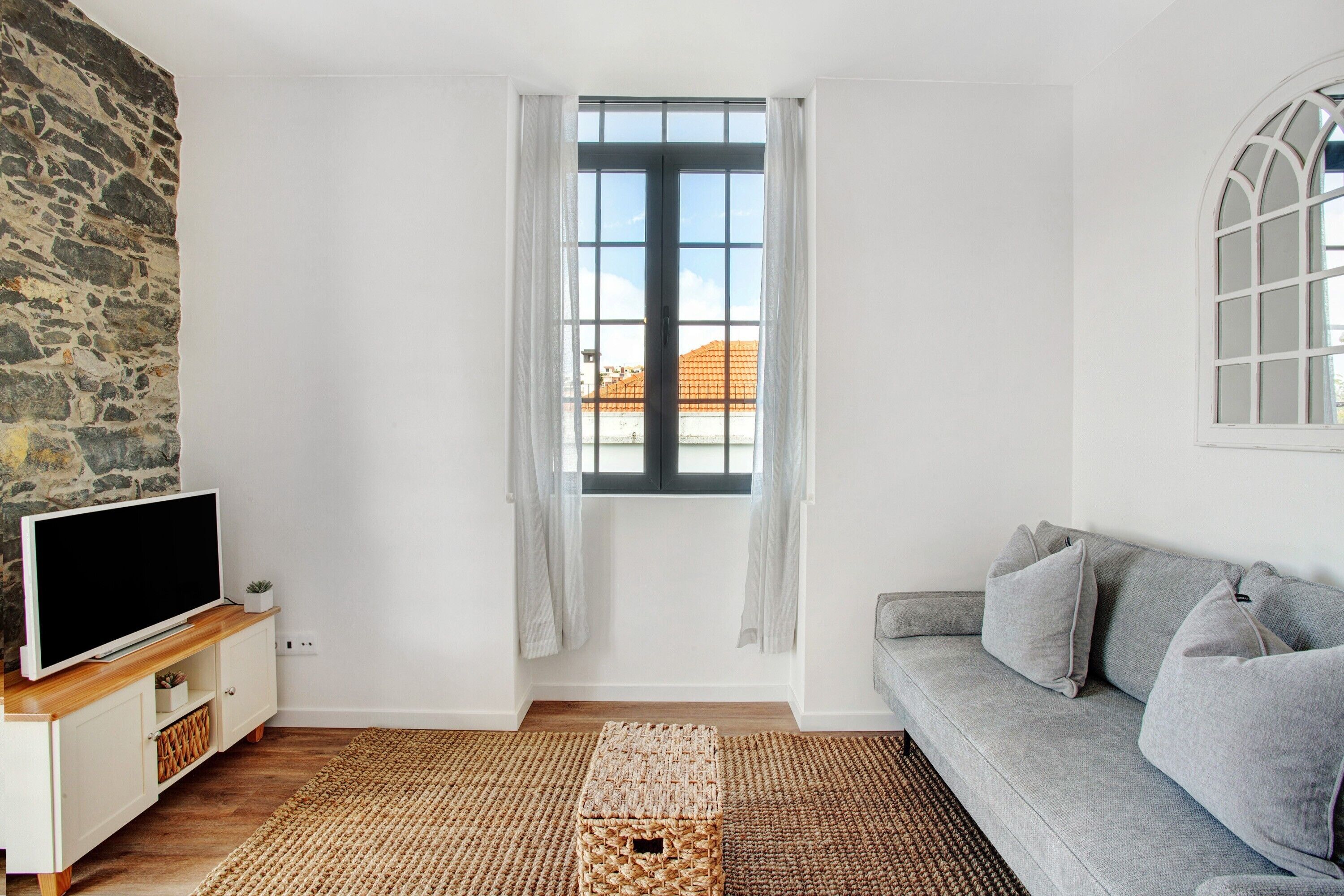 Studio Apartment '5' With Sea View, Shared Pool And Wi-fi - Funchal