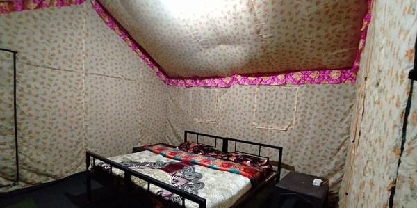 Buddy Hikers Stay Badrinath - Chamoli