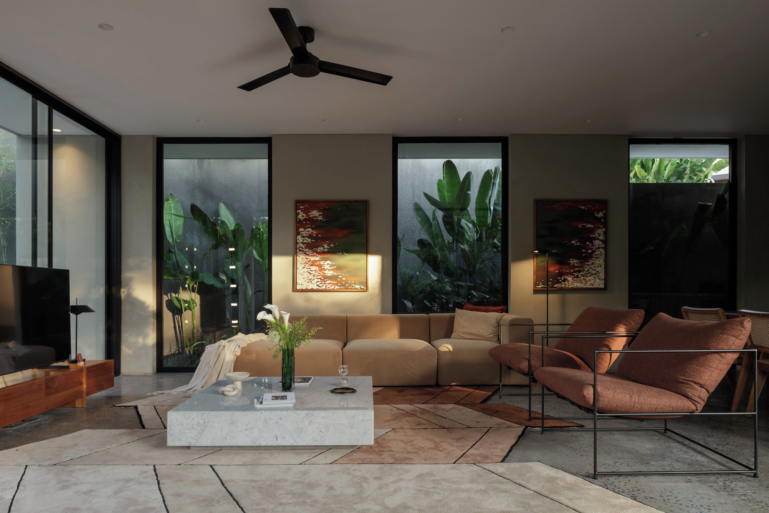 Two Bedroom Pool Villa with Fully Equipped Kitchen | Área de estar | Smart TV 42 polegadas com canais digitais