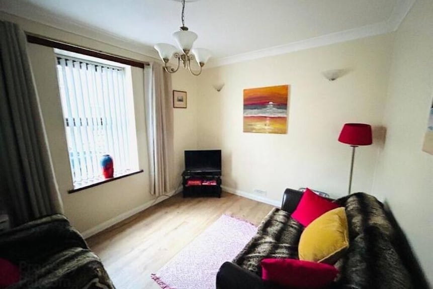 3 Double Bed Entire Home - Derry