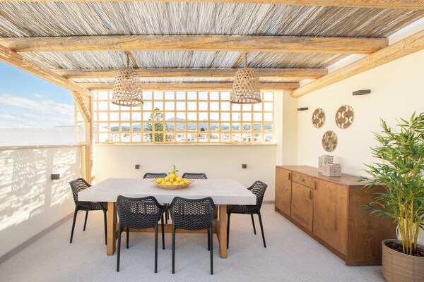 Old Town Charm-cozy 2br With Rooftop - Ретимно