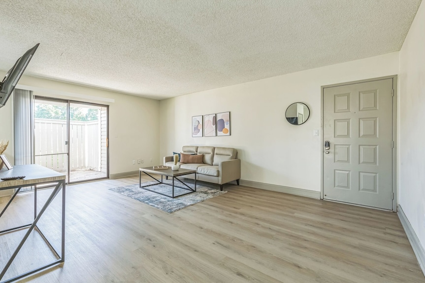 Rosehill Pointe 55 I Spacious 1 Bed 1 Bath - Overland Park, KS