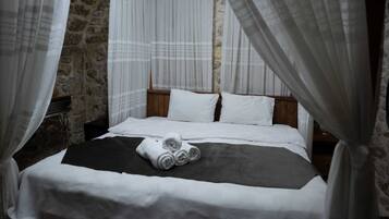 Quarto clássico | Escrivaninha, Wi-Fi de cortesia