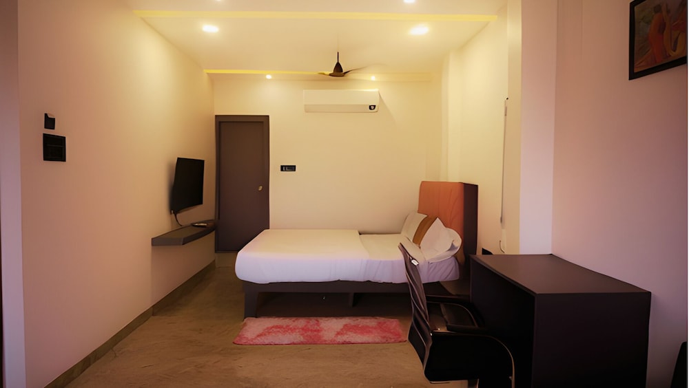 Hr Premium Stay - Indore