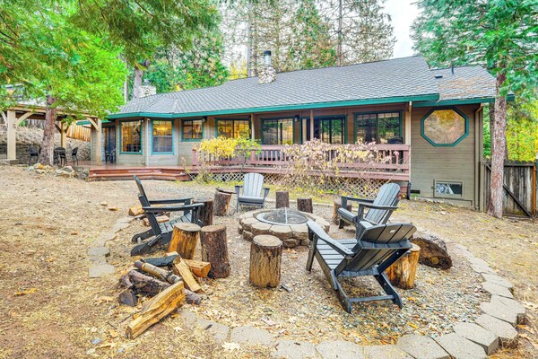 Fire Pit, Gazebo & Grill: Family Cabin In Arnold! - Murphys, CA
