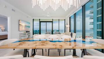 Apartamento em Condomínio Fechado, 4 quartos | Restaurantes