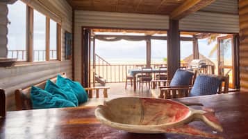 Casa Familiar, 4 quartos, vista para o oceano | Sala de estar