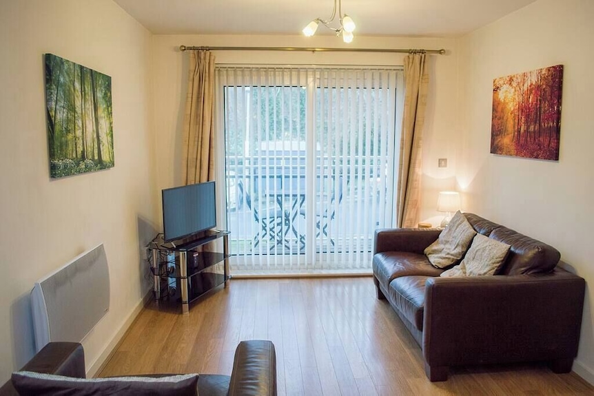 Work Stay Balcony Parking Full Kitchen - Swansea