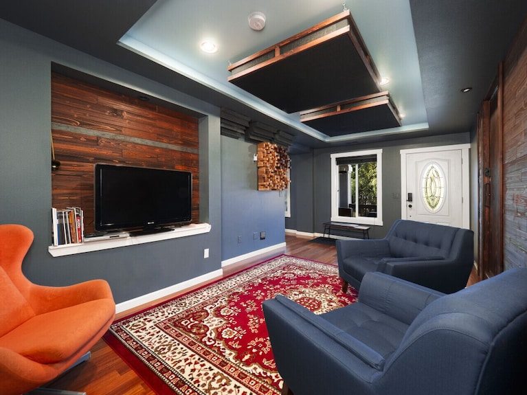 Musicians Escape In South Seattle Near It All - レントン, WA