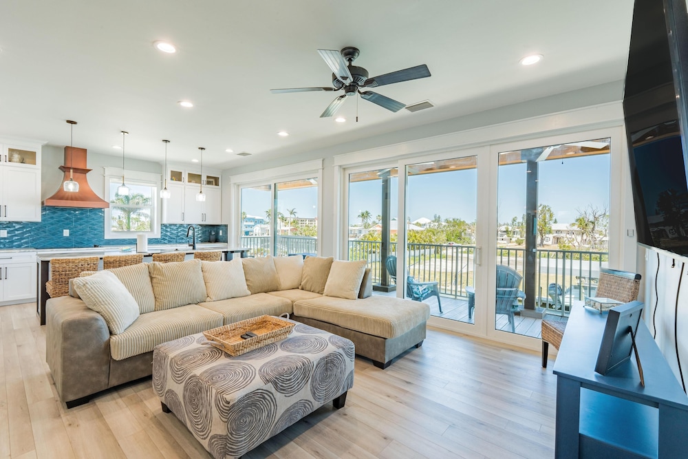 Family Beach House - Bonita Springs, FL