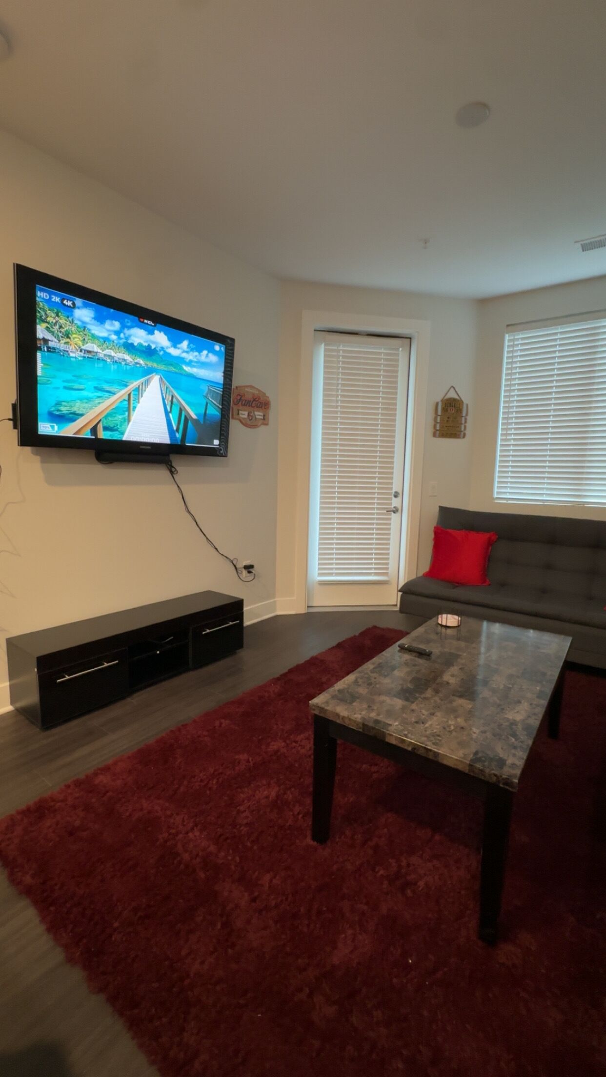 Good Vibes Only! Pool And Riverfront View! Walking Dist To Banks & Stadiums ! - Cincinnati, OH