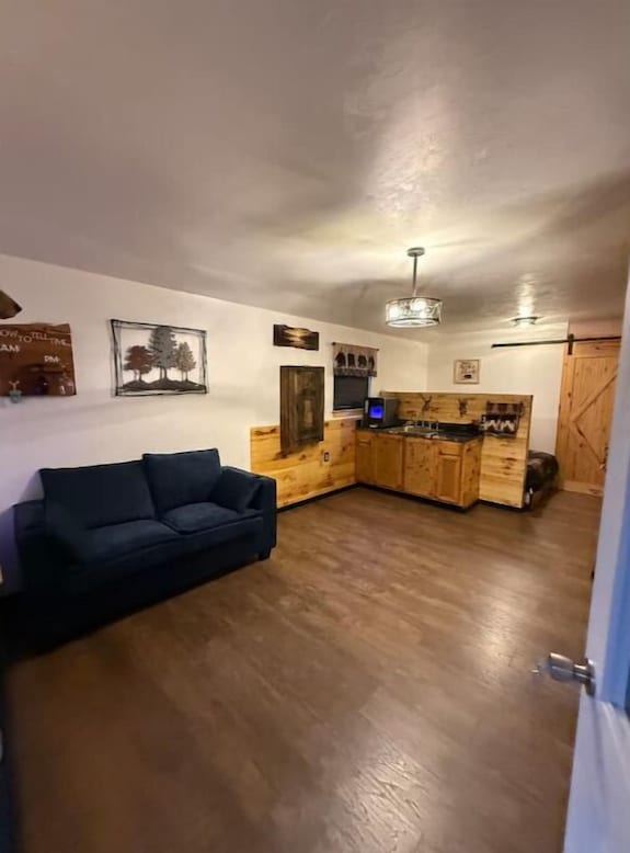 Bear Cabin - Pink, OK