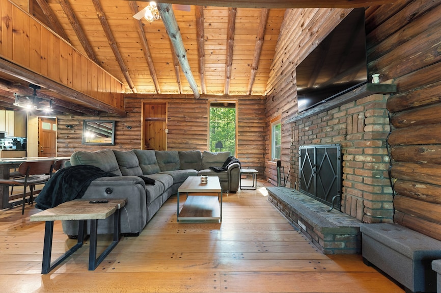 Cozy Log Cabin With Hot-tub, Firepit & Prime Catskills Location - Phoenicia, NY