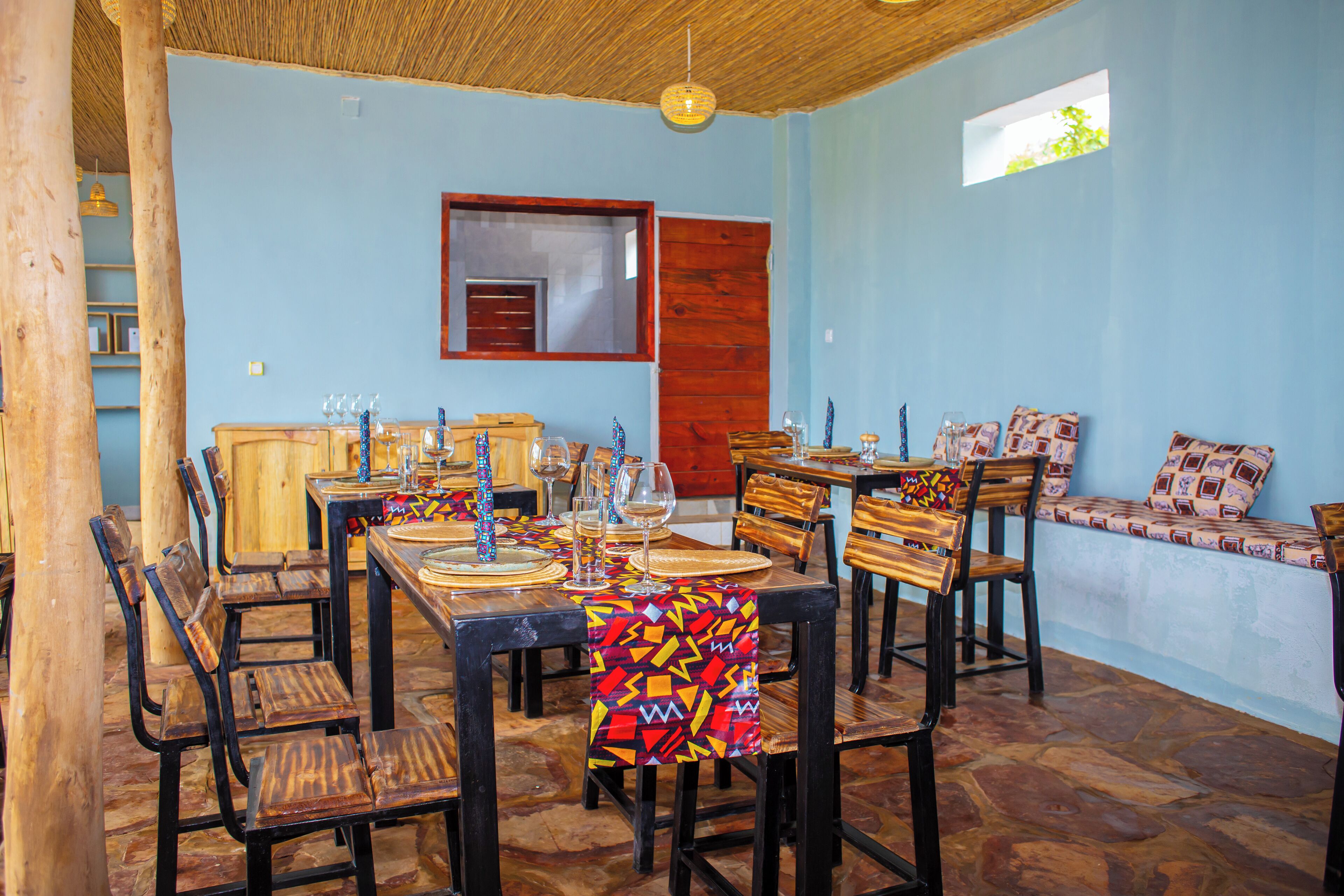 Café da manhã completo grátis todos os dias