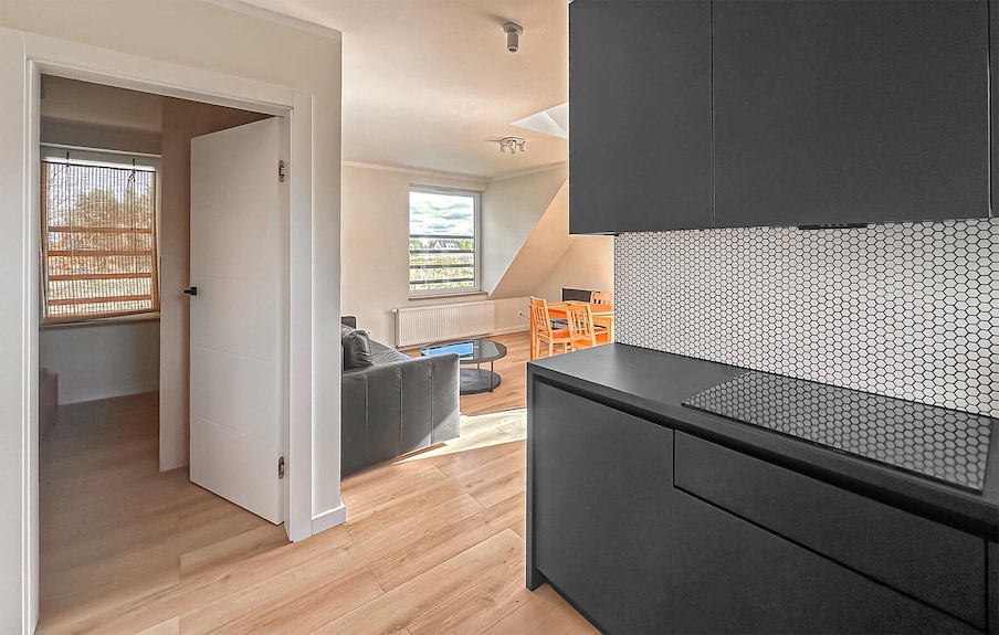 Stunning Apartment In Trzesacz - Pobierowo