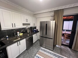 Villa Deluxe, vista para o mar | Cozinha privada | Uma chaleira elétrica 