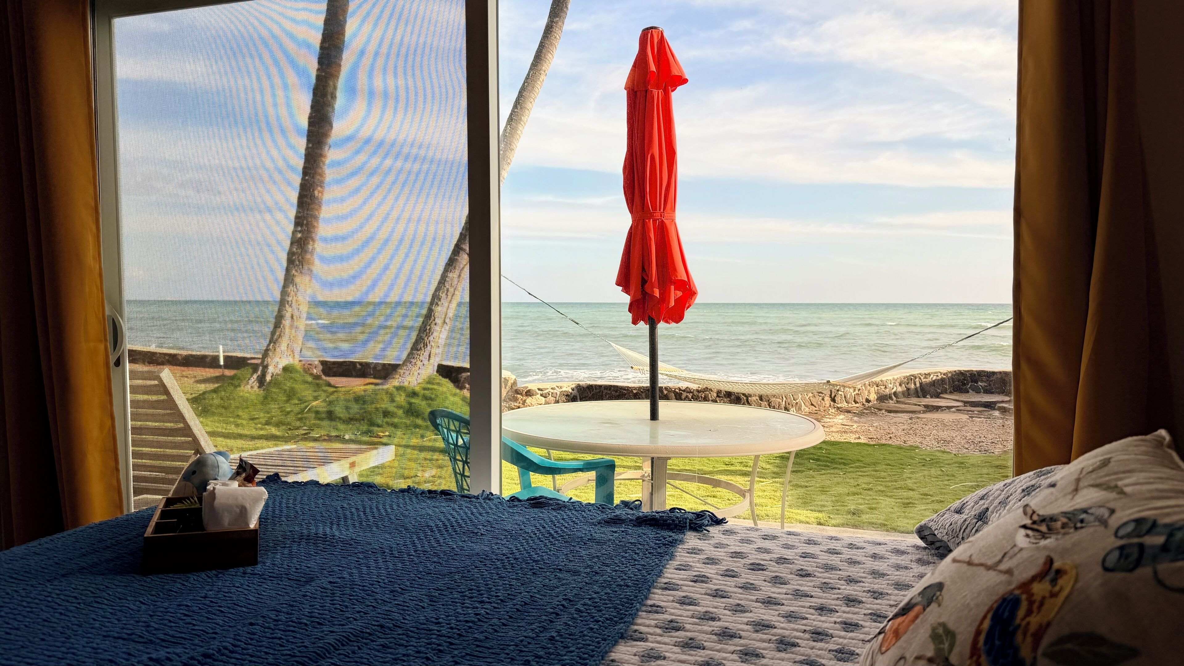 Oceanfront 2-bedroom Retreat In Ewa Beach With Ac, Wifi & Direct Beach Access - Hawaii