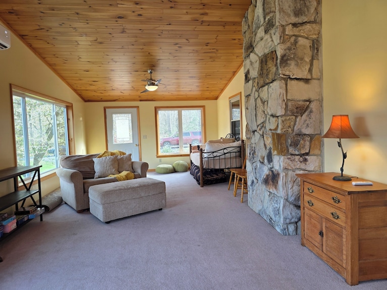 5-bedroom Mountain Home With Ac & Hot Tub On 80 Acres Close To Raystown Resort. - Pensilvania