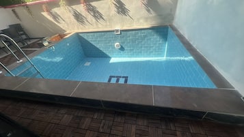 Piscina externa sazonal