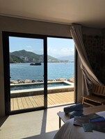 Suíte premium, sacada, vista para o mar | Vista para praia/oceano