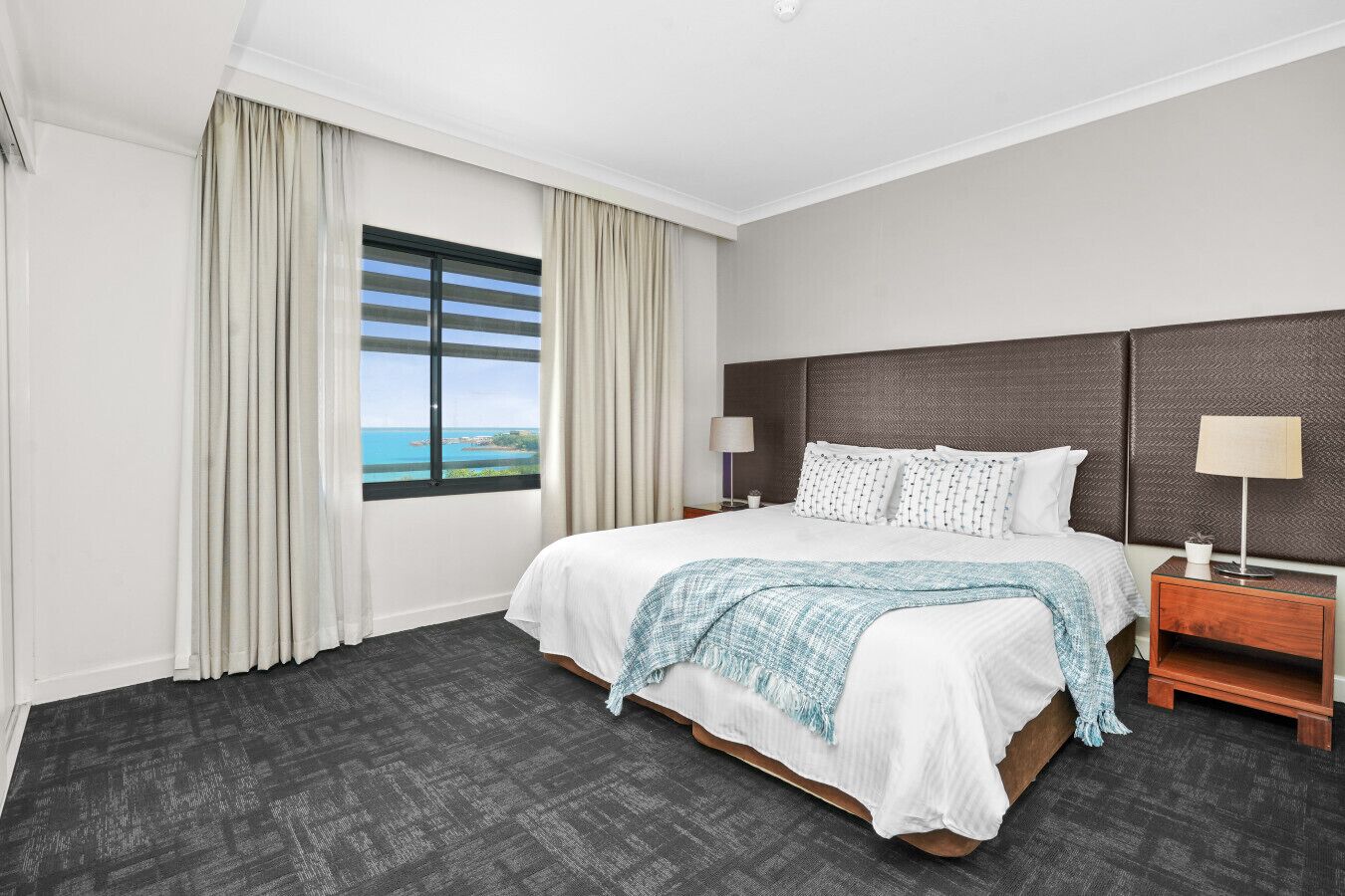 3-bedroom Resort-style Water Views | King Beds, Pool, Balcony - Darwin