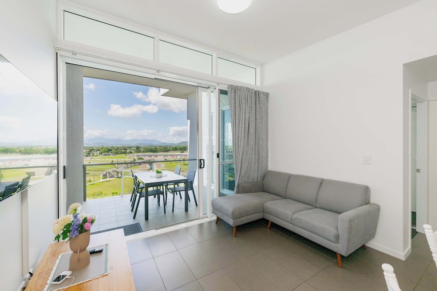 Holborn 2br Apartment With Balcony, Pool, Gym & Parking In Townsville Cbd - Ville de Townsville