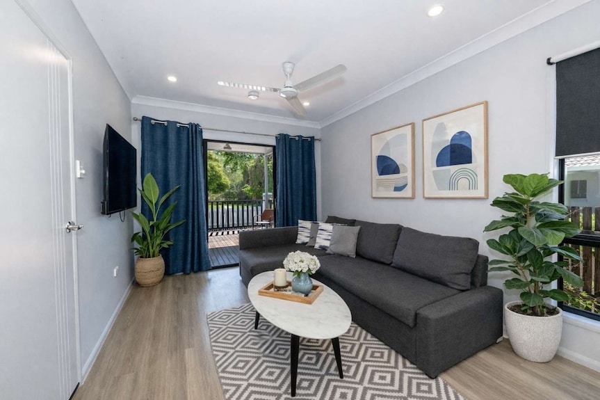 Golfside Haven | 2br Rosslea Duplex | Sleeps 4 | Golf Views & Parking - Vincent