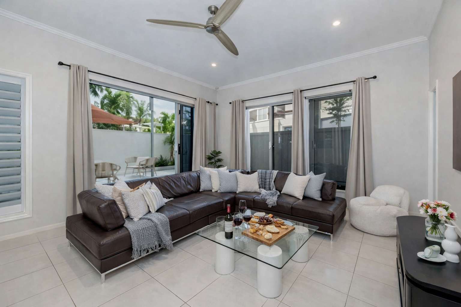 North Ward Beachside Home, Townsville | 4br | 2 King Beds | Walk To Strand - Townsville